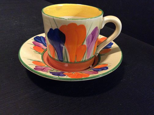 CLARICE CLIFF, A SENSATIONAL EARLY AUTUMN CROCUS COFFEE CAN & SAUCER ...